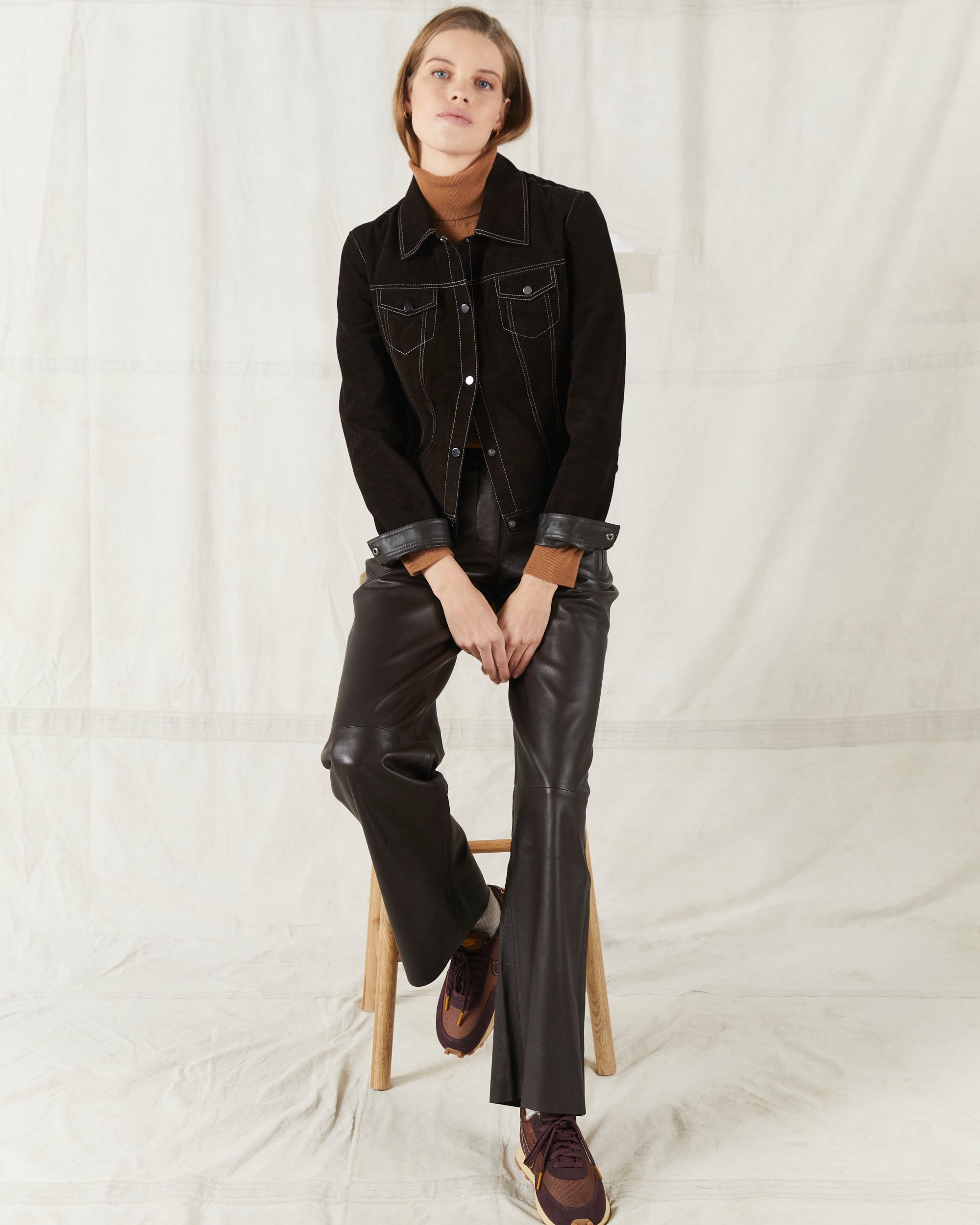 Jeanie Jacket Chocolate Suede – MOLOH